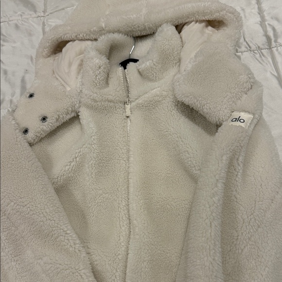 ALO Yoga | Jackets & Coats | Alo Yoga Cream Teddy Jacket | Poshmark